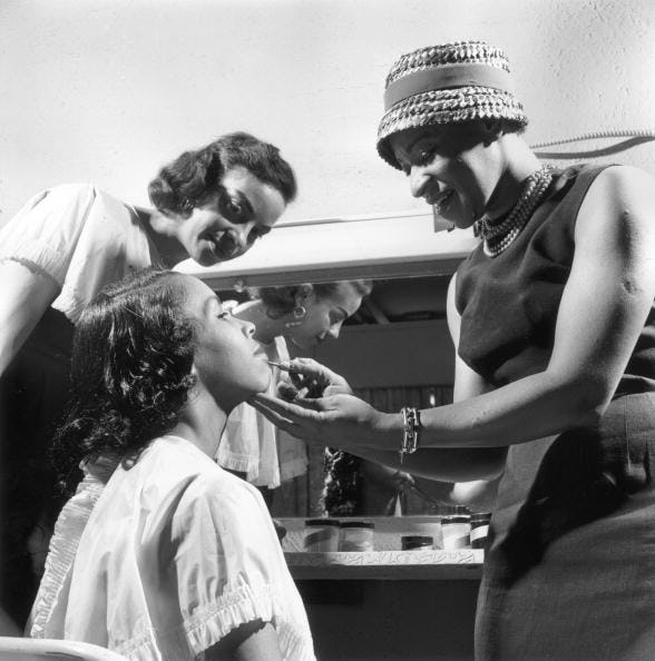 15 Archived Photos Of Women Of Color From The '50s That Were Left Out ...