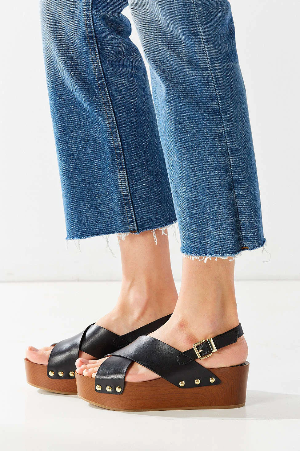 11 Modern Equivalents Of Your Fave '90s Sandals — PHOTOS