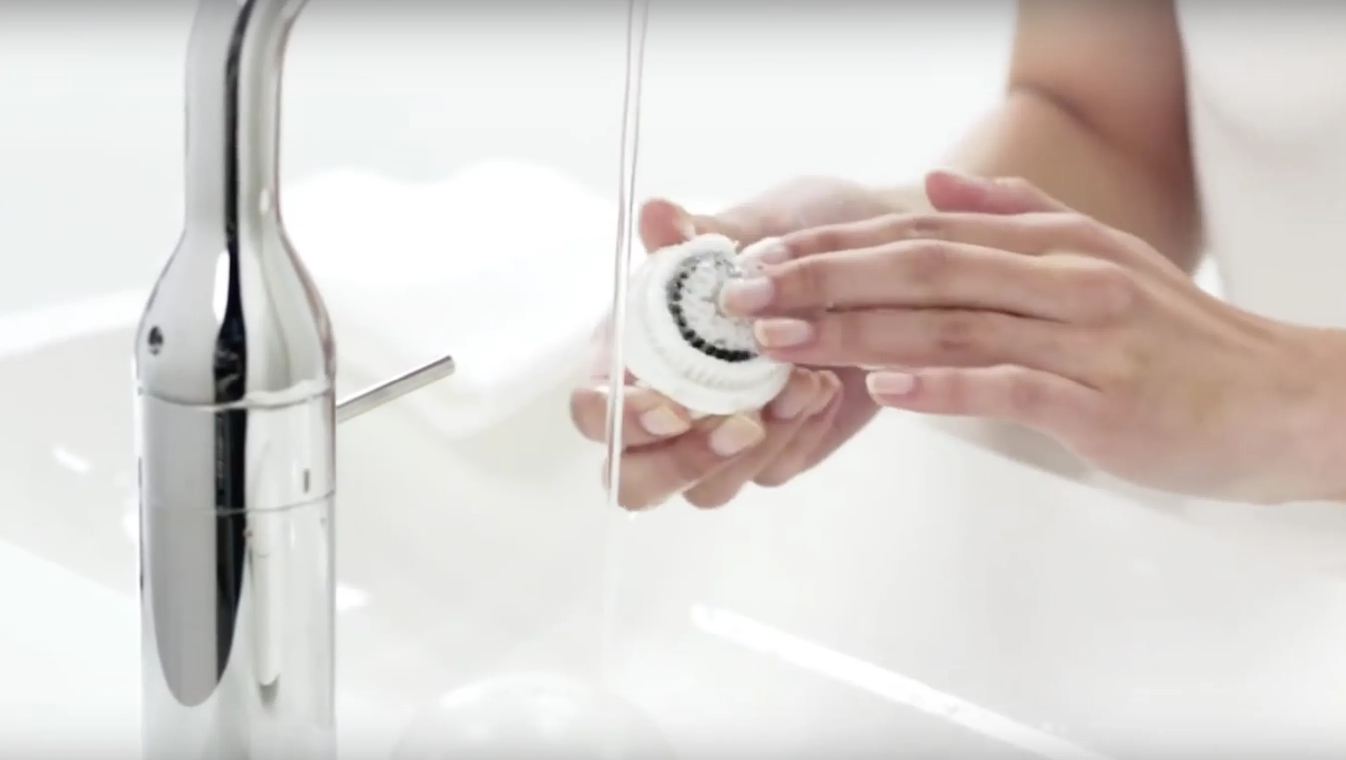 How To Clean Your Clarisonic So It Stays In Tip Top Shape — VIDEO