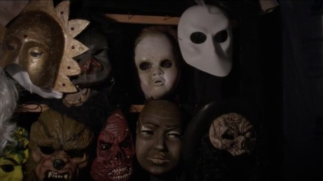 16 Things You Never Noticed About The 'Pretty Little Liars' Christmas ...