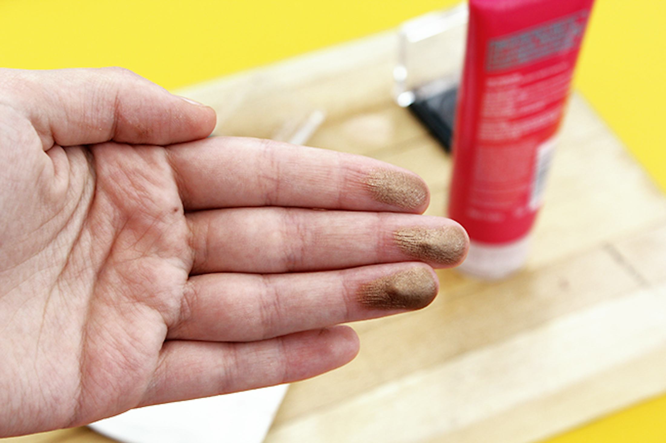 How To Fix Broken Makeup With A Simple Drugstore Hack — TUTORIAL