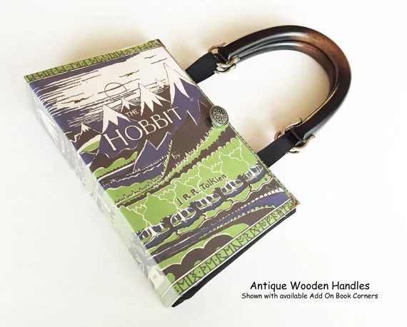 15 Magical Gifts For Fantasy Readers