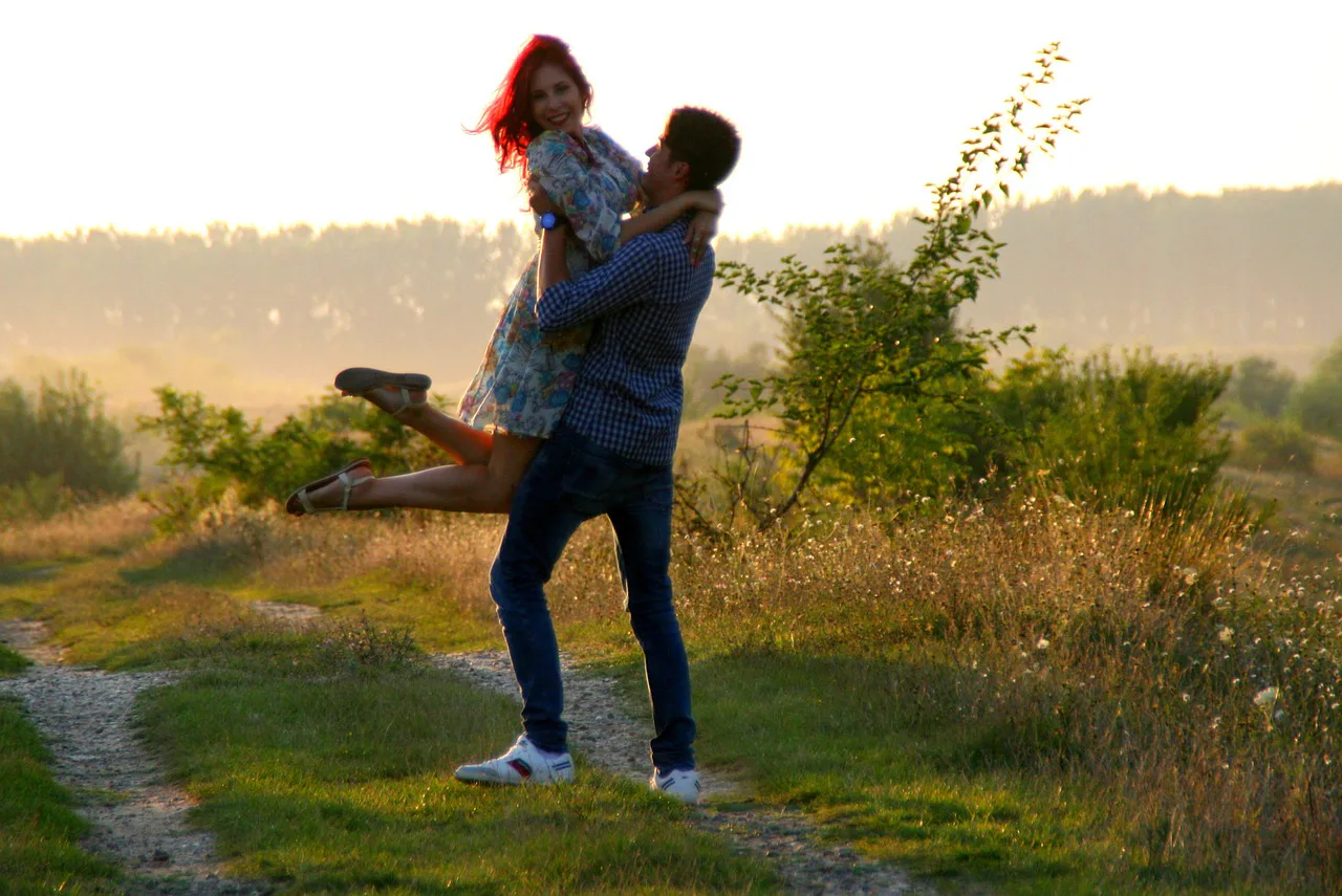9 Daily Habits Of Successful & Happy Couples