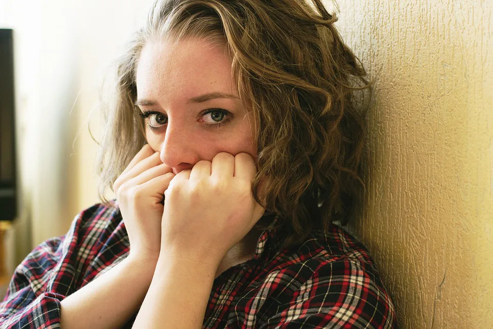 10 Body Language Mistakes That Can Drive People Away Without You Even ...