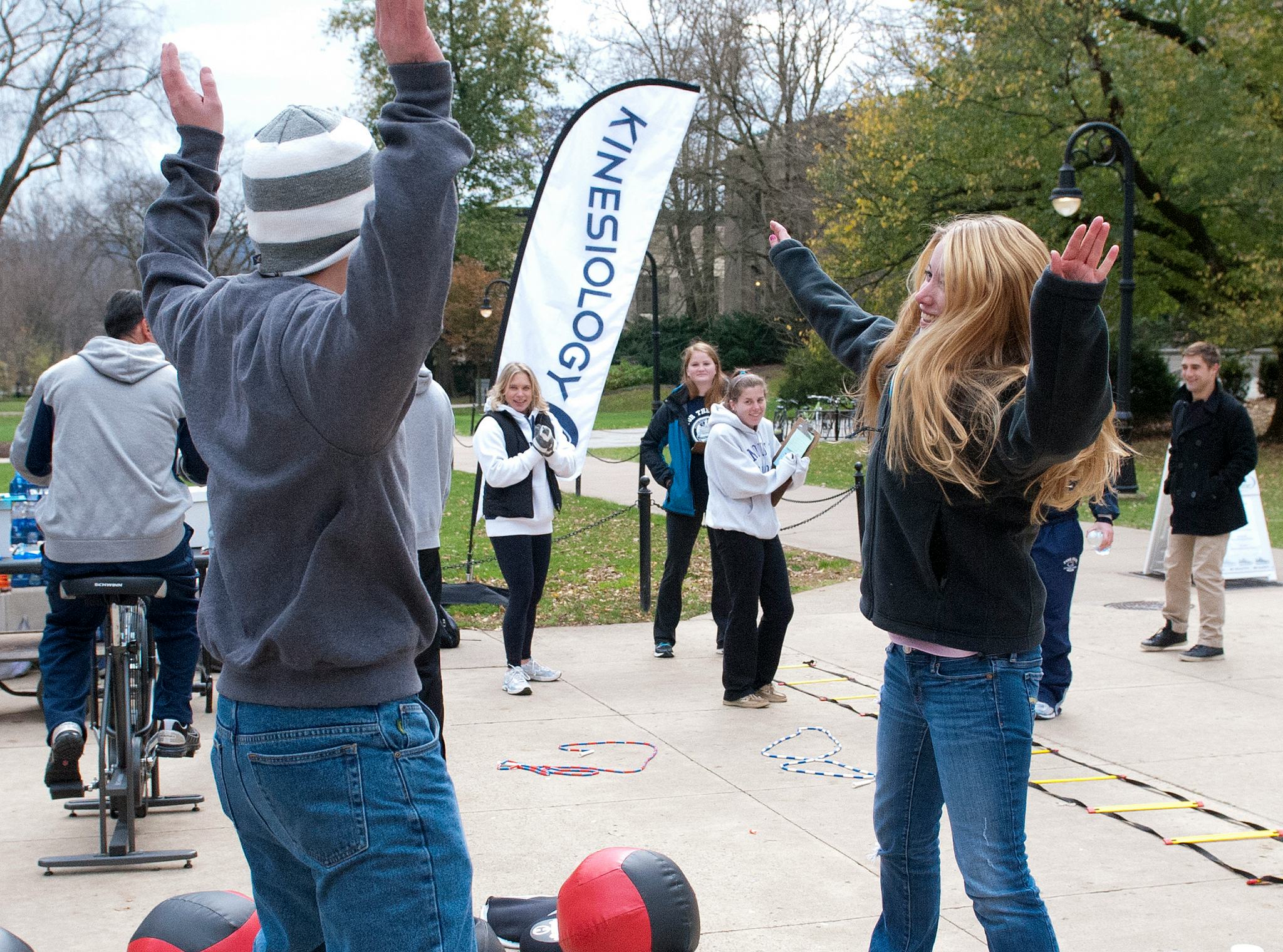 10 Simple Exercise Moves You Can Do While Watching TV