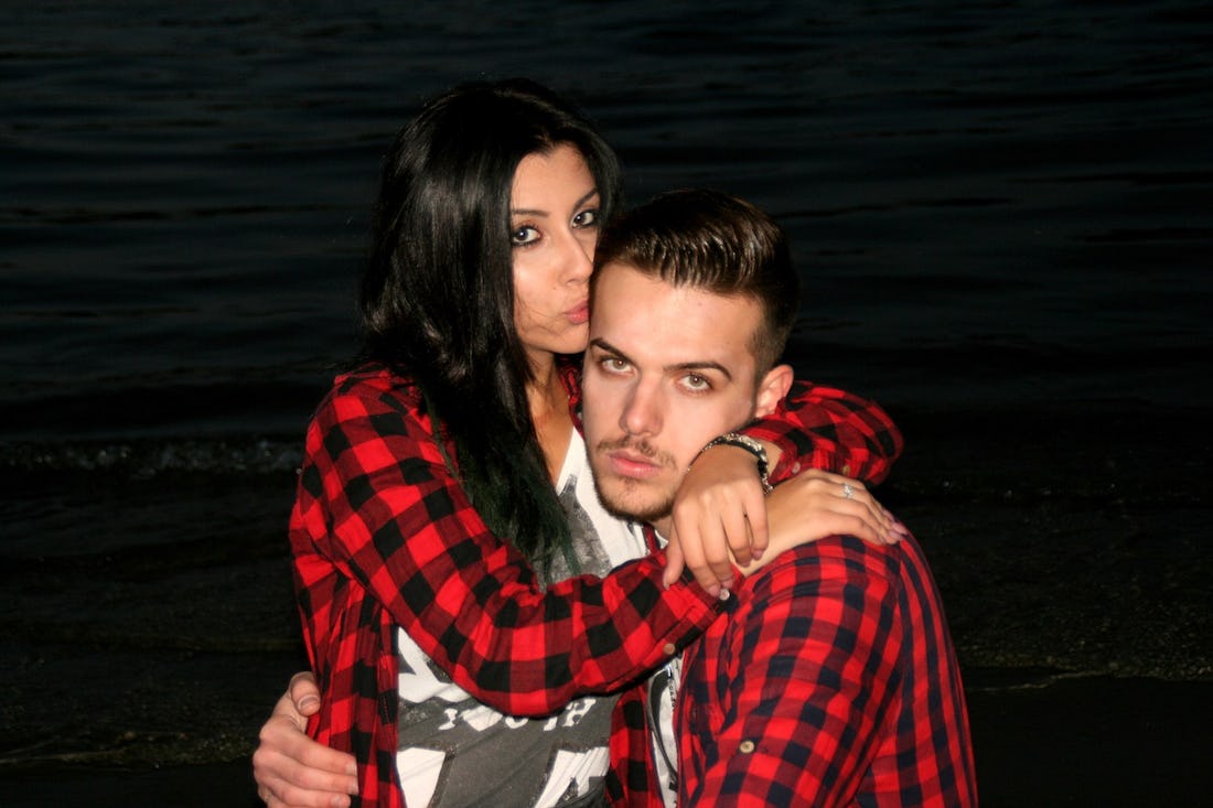 8 Signs You're Insecure In Your Relationship & How To Fix It