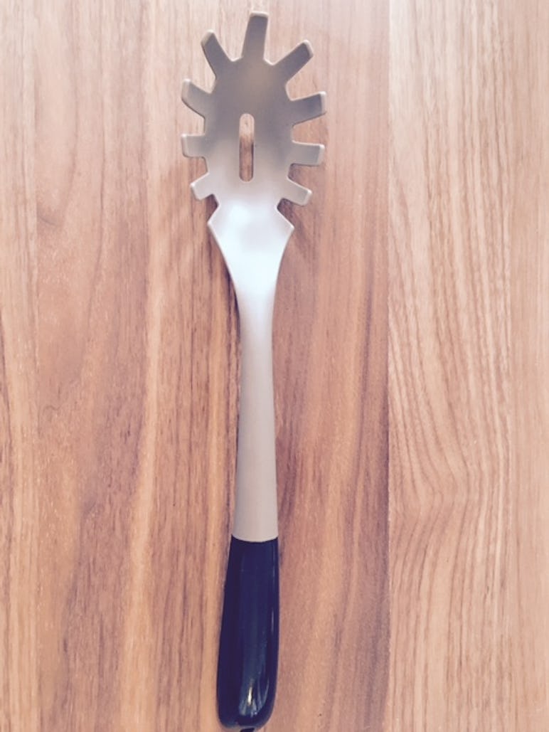 This Spaghetti Spoon Hack Will Help You Serve The Perfect Bowl Of Pasta