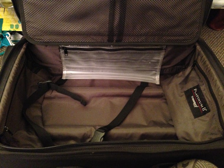 How To Pack Lightly & Still Have Everything You Need For A Trip — PHOTOS