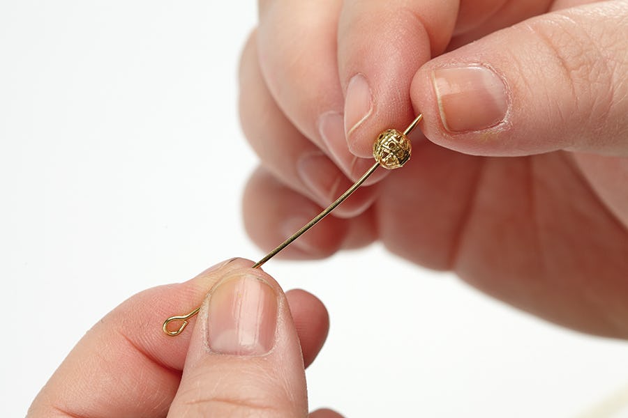 This DIY Golden Snitch Necklace Is The Perfect Holiday Gift For The ...