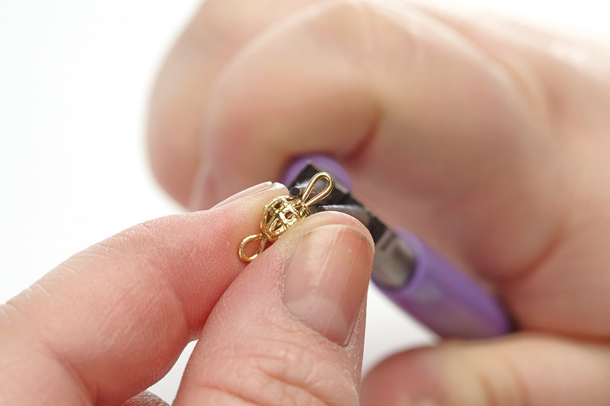 This DIY Golden Snitch Necklace Is The Perfect Holiday Gift For The ...