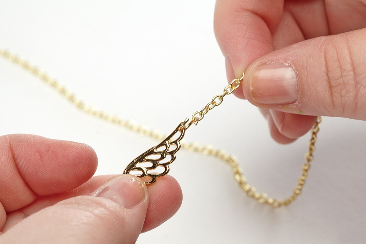 This DIY Golden Snitch Necklace Is The Perfect Holiday Gift For The ...