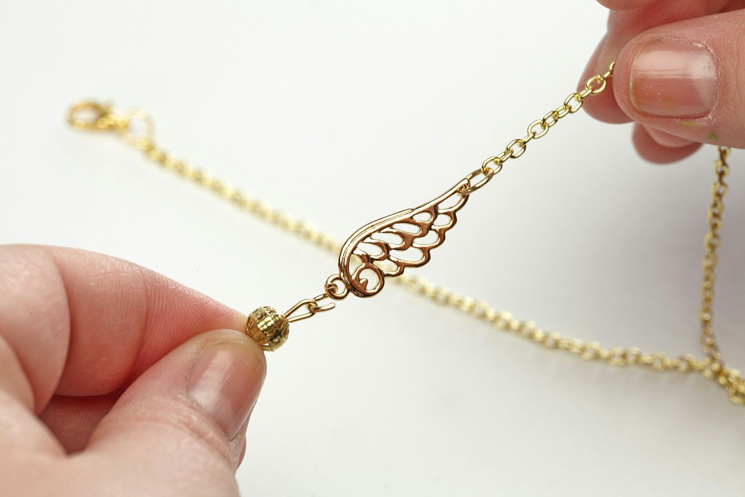 This DIY Golden Snitch Necklace Is The Perfect Holiday Gift For The ...