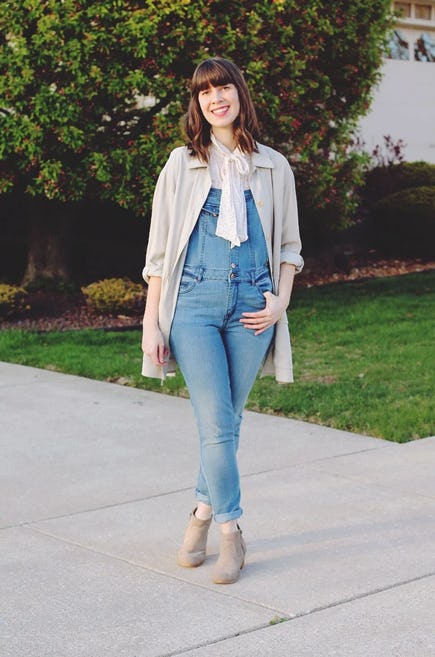 How To Style Overalls Because It's Definitely One Of The Trickiest ...
