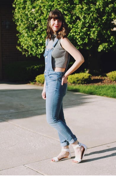 How To Style Overalls Because It's Definitely One Of The Trickiest ...