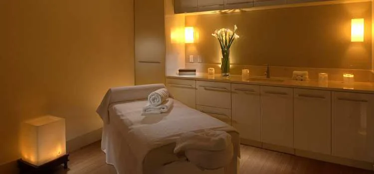 15 Fall-Inspired Beauty Treatments You'll Want to Book Right Now