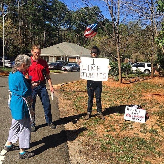 Grayson and Tina Haver Currin’s Counter-Protest to Abortion Clinic ...