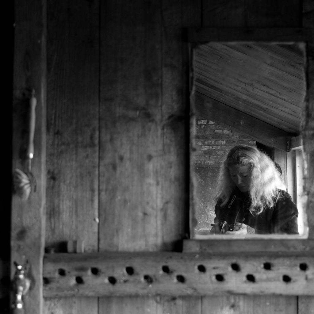 12 Creepy Mirror Games To Play When You Just Want To Freak Yourself Out