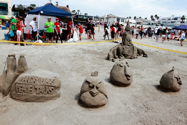 The Coolest Sand Castles: 21 Amazing Sand Sculptures That Put Your ...