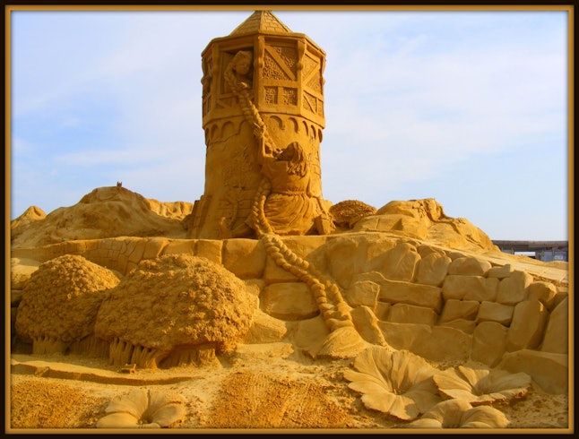 The Coolest Sand Castles: 21 Amazing Sand Sculptures That Put Your ...