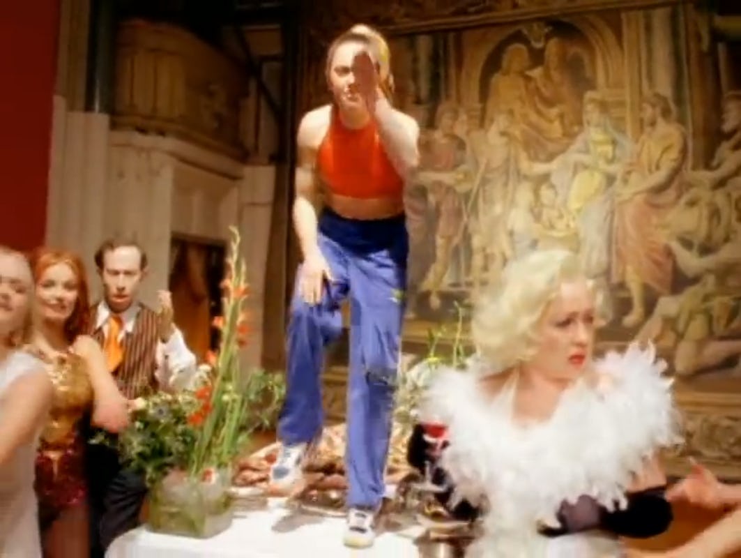 11 Moments From the Spice Girls' "Wannabe" Music Video That You Need to ...