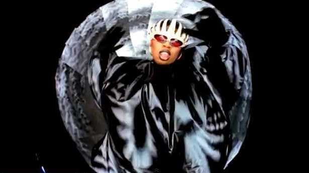 11 Of Missy Elliott's Most Iconic & Inventive Style Moments – PHOTOS