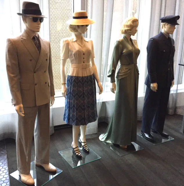 Allied's Costumes Beautifully Illustrate A Complex Tale of Romance and ...