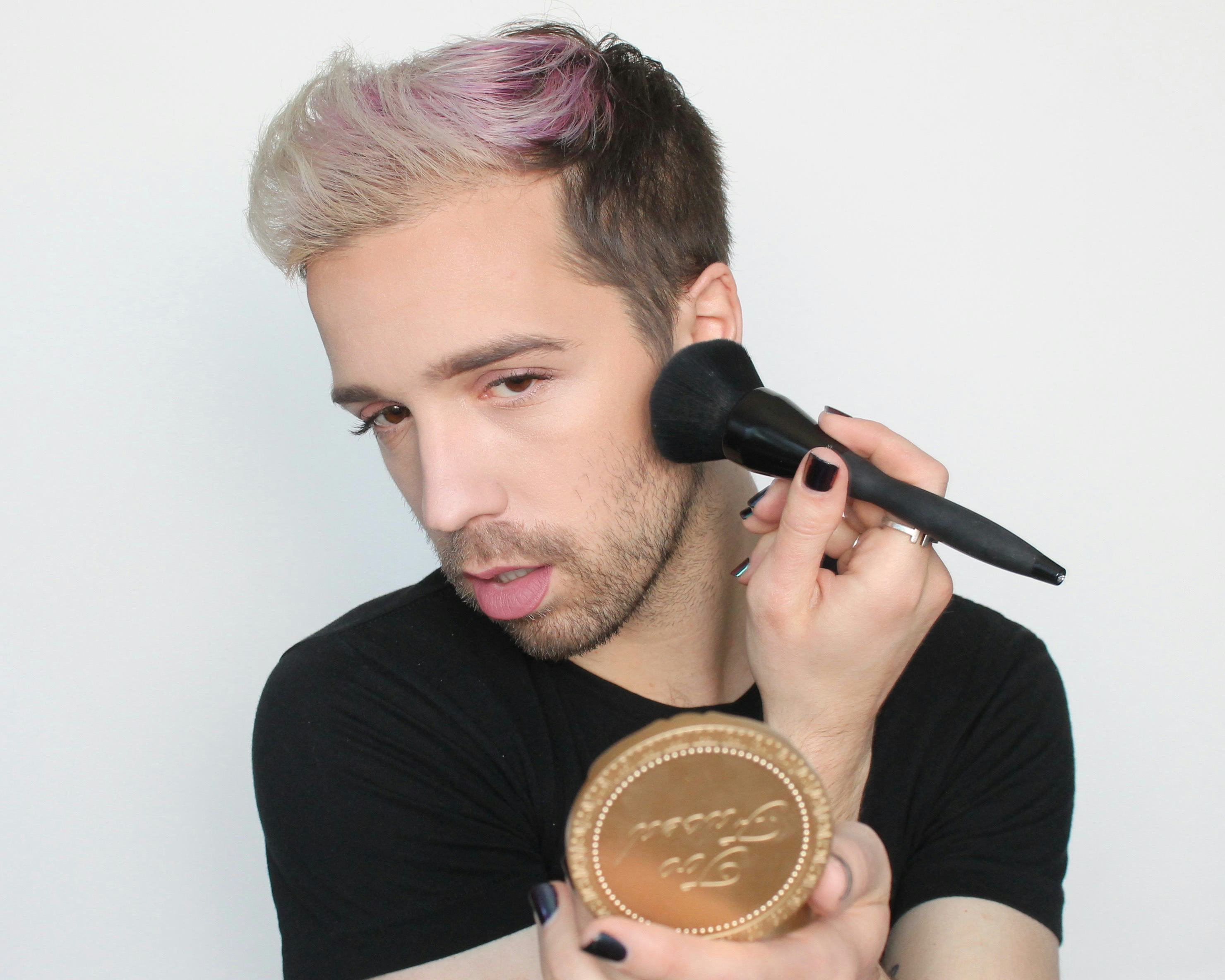 Contouring With Cool Tones Is The Ultimate Makeup Hack That Just Might ...