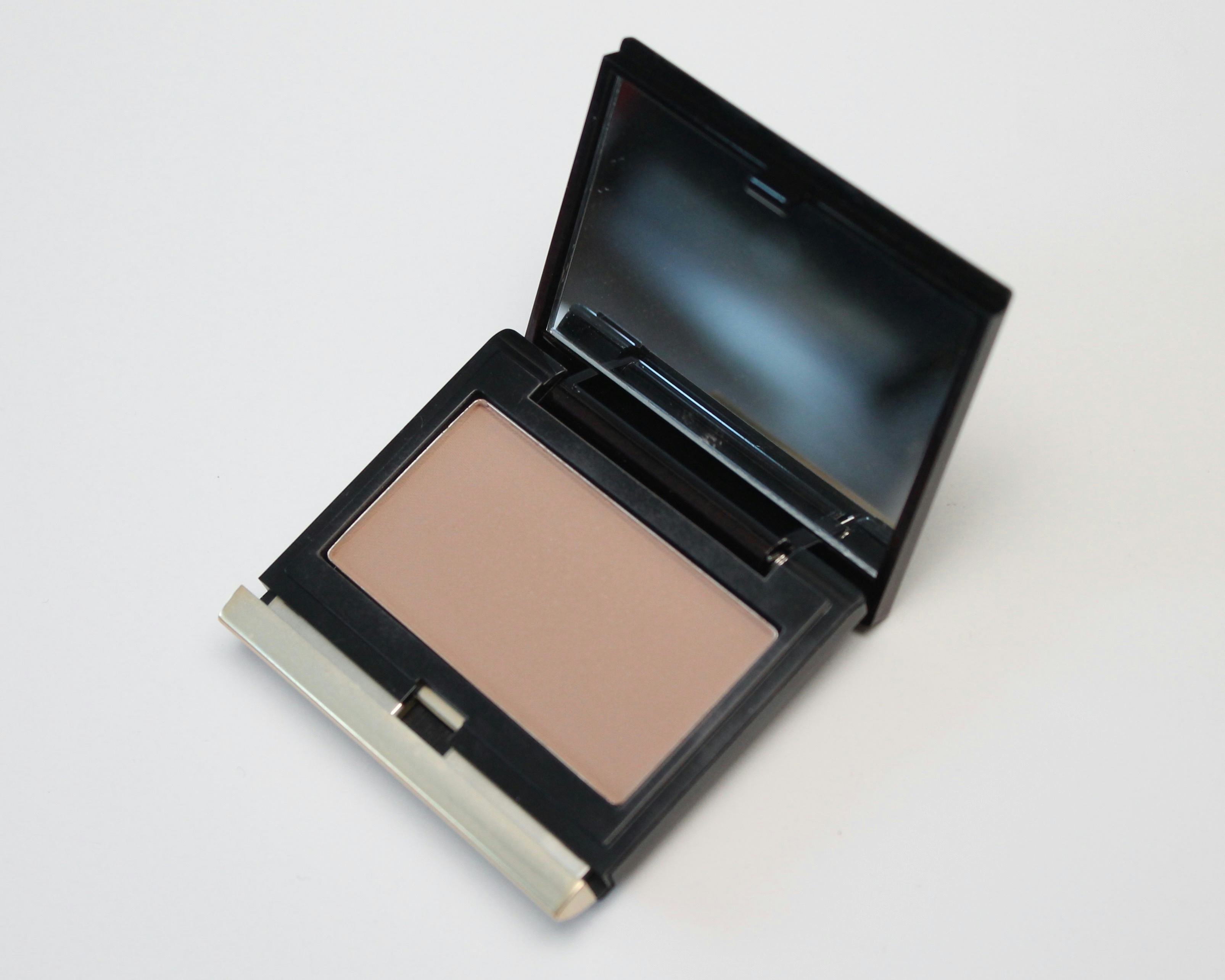 Contouring With Cool Tones Is The Ultimate Makeup Hack That Just Might ...