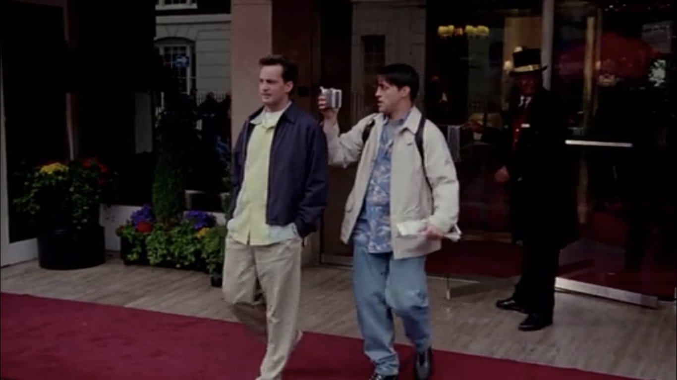 I Re-Enacted Joey & Chandler's Tour Of London In 'Friends' IRL, And ...