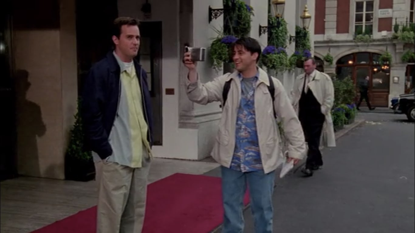 I Re-Enacted Joey & Chandler's Tour Of London In 'Friends' IRL, And ...