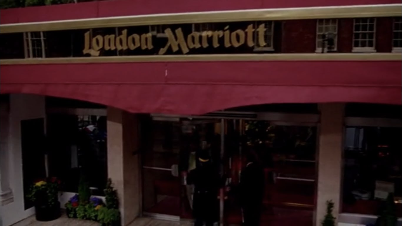 I Re-Enacted Joey & Chandler's Tour Of London In 'Friends' IRL, And ...