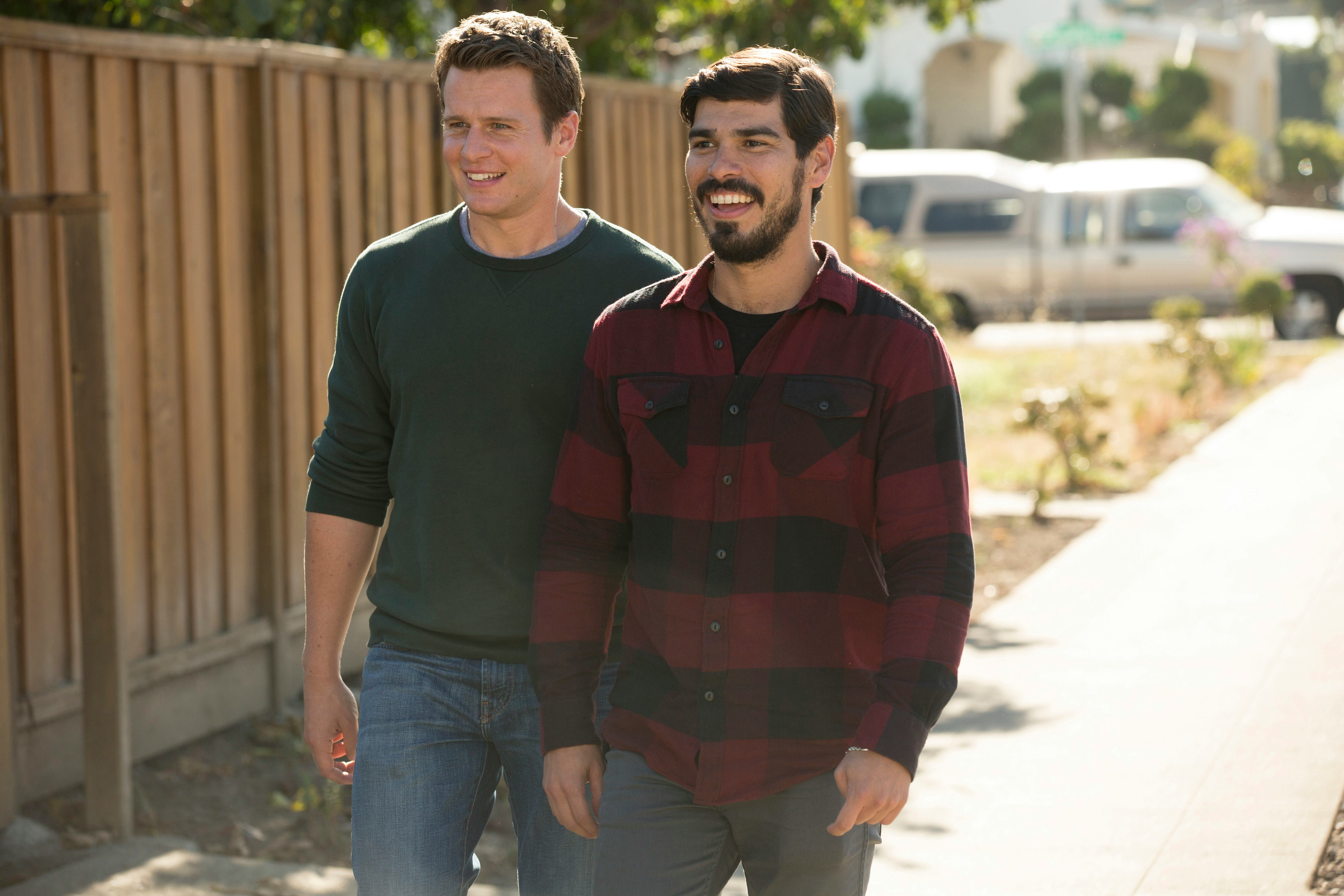 On the 'Looking' Season 2 Premiere, the Patrick-Kevin-Richie Love ...