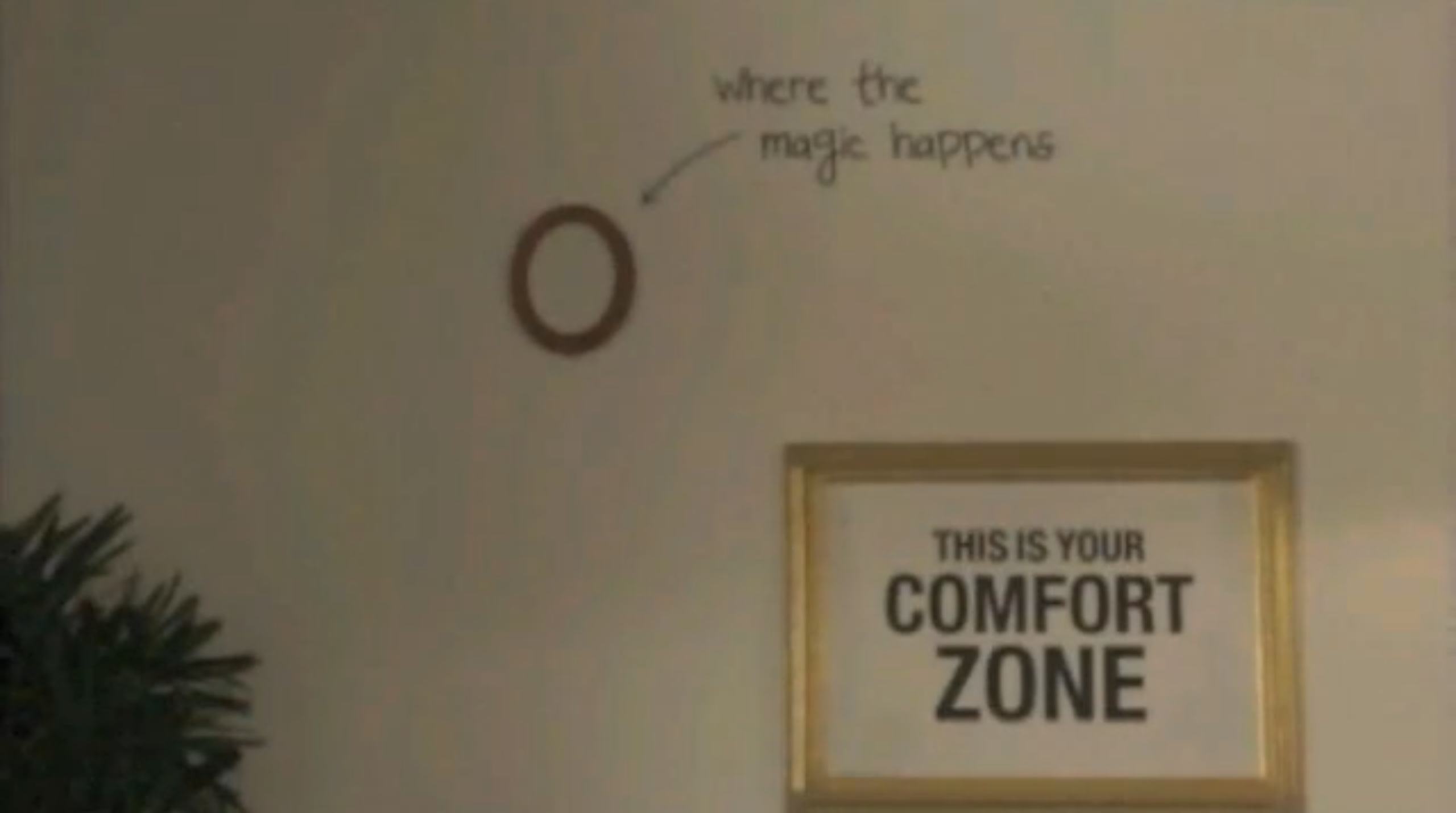 Who Is Chloe The Copy Girl On 'Friends'? Angela Featherstone Has Done ...