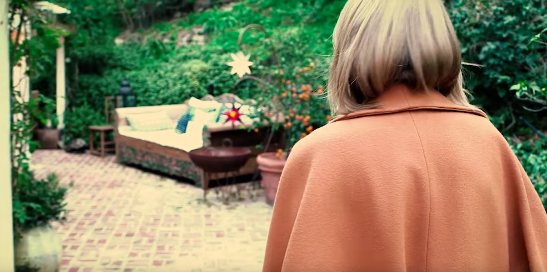 Taylor Swift's House Tour Reveals 19 Incredibly Cool Things She Keeps ...