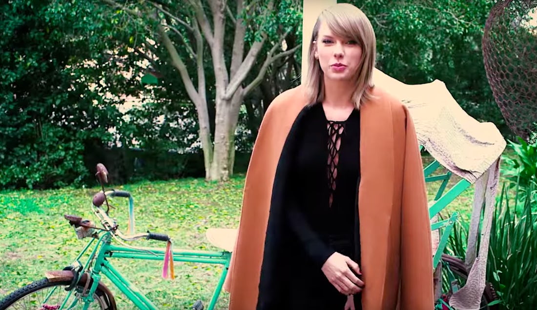 Taylor Swift's House Tour Reveals 19 Incredibly Cool Things She Keeps ...