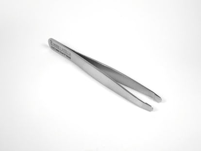 The 7 Types Of Tweezers & How To Get The Most Use Out Of Each One