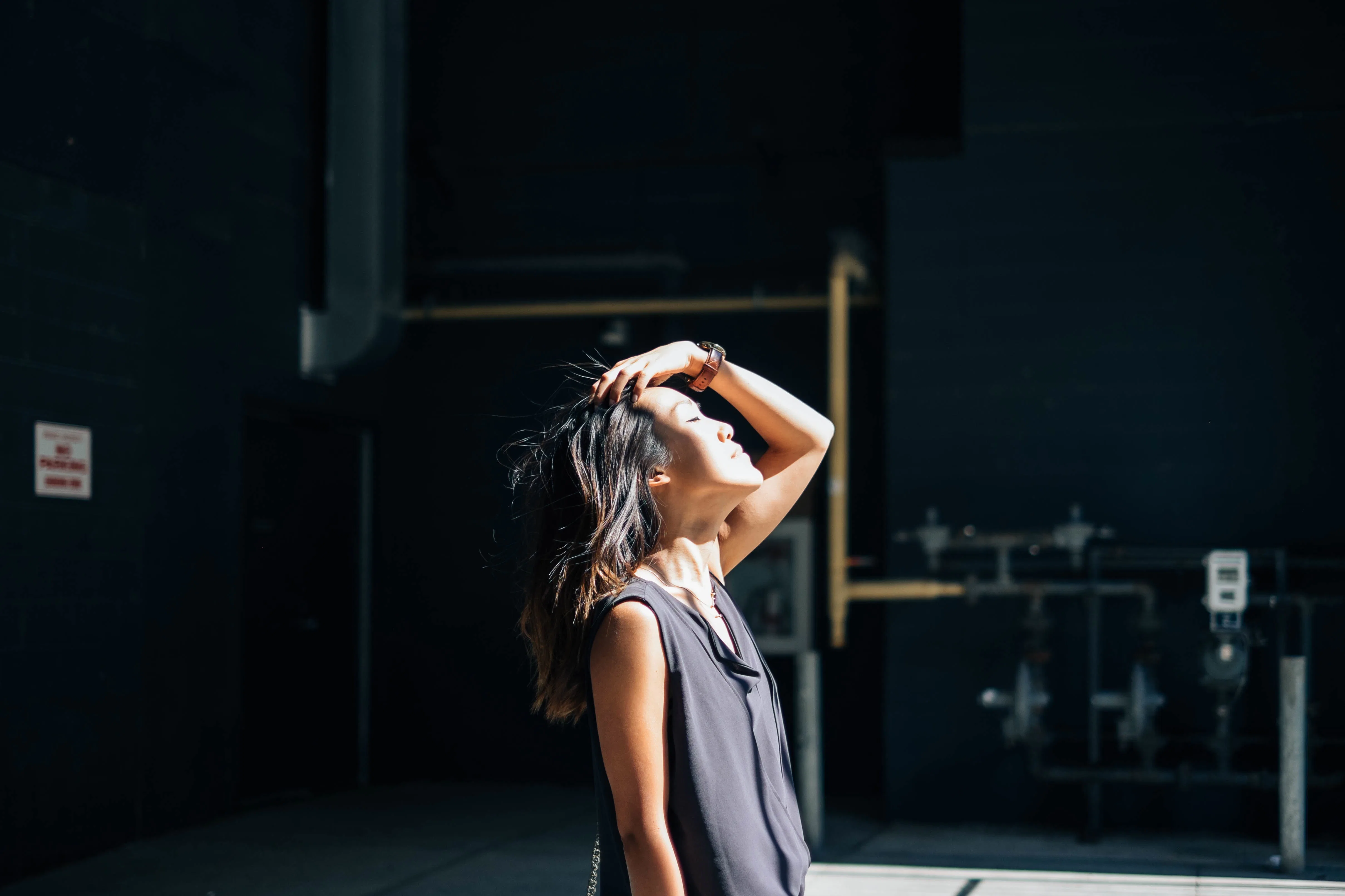 10 Easy Greasy Hair Hacks That Will Help You Manage That Oil