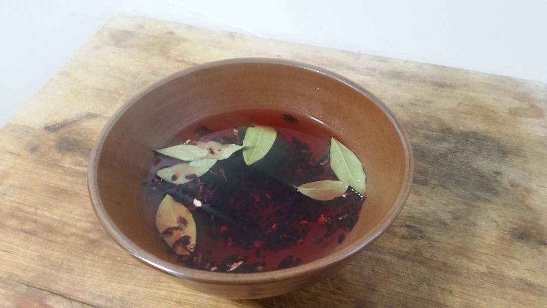 How To Do A Facial Steam At Home With 7 DIY Recipes Your Skin Will Love ...