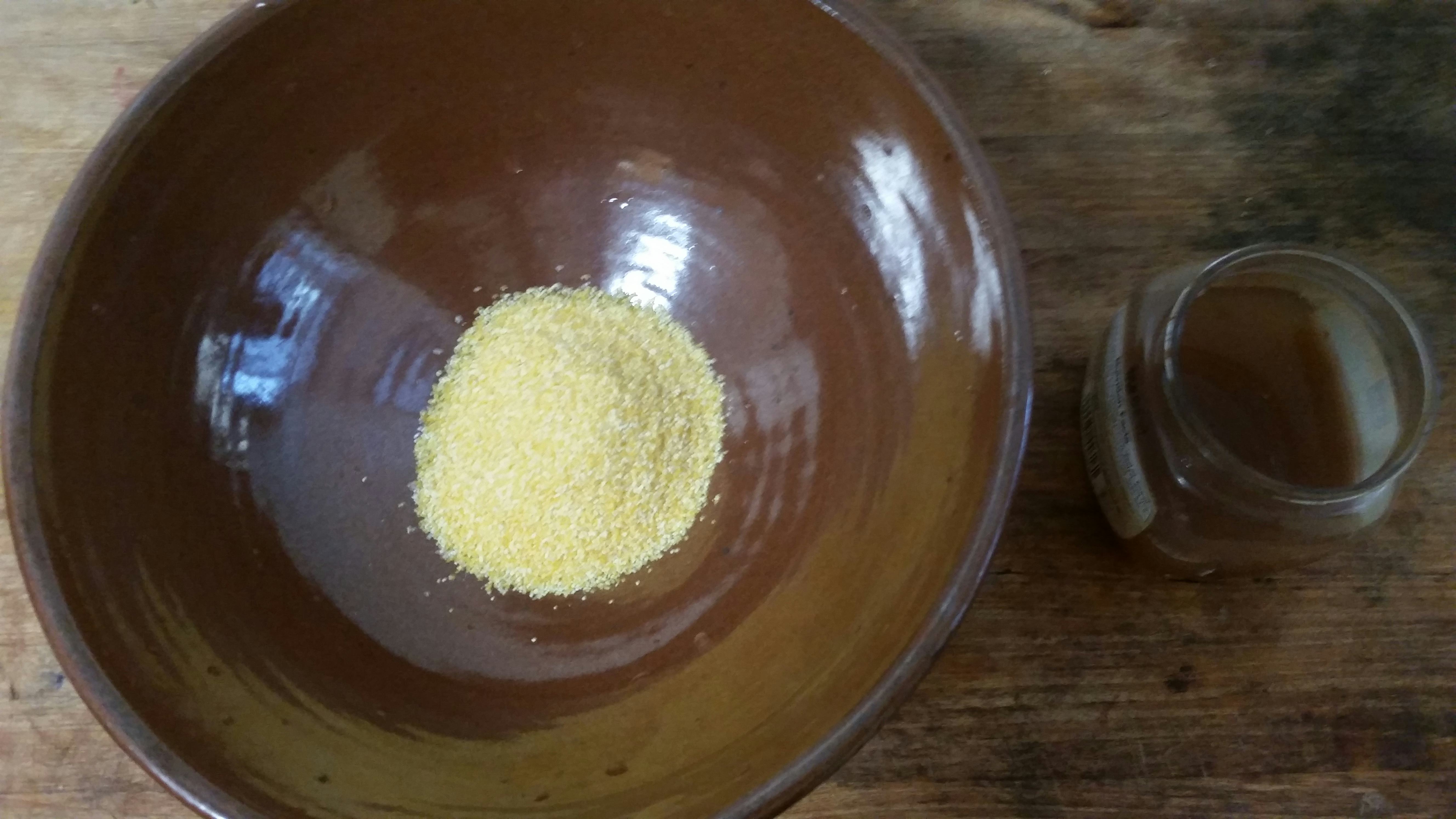 How To Use Cornmeal For Skin In DIY Bath Bombs, Face Mask, & More — PHOTOS