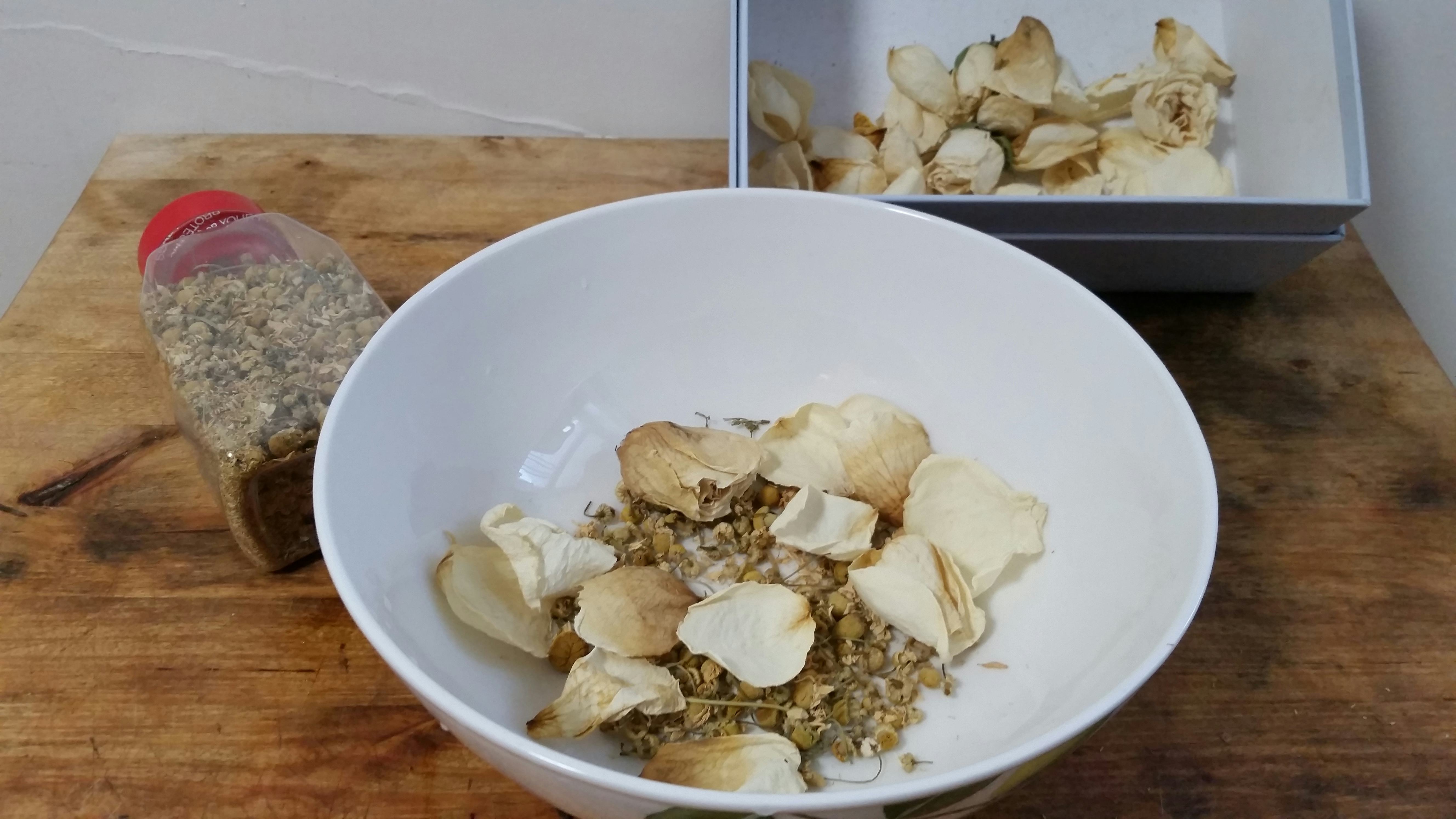 How To Do A Facial Steam At Home With 7 DIY Recipes Your Skin Will Love ...