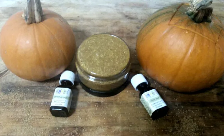 A Pumpkin Spice Foot Scrub You Can DIY Even After PSL Season Is Over ...