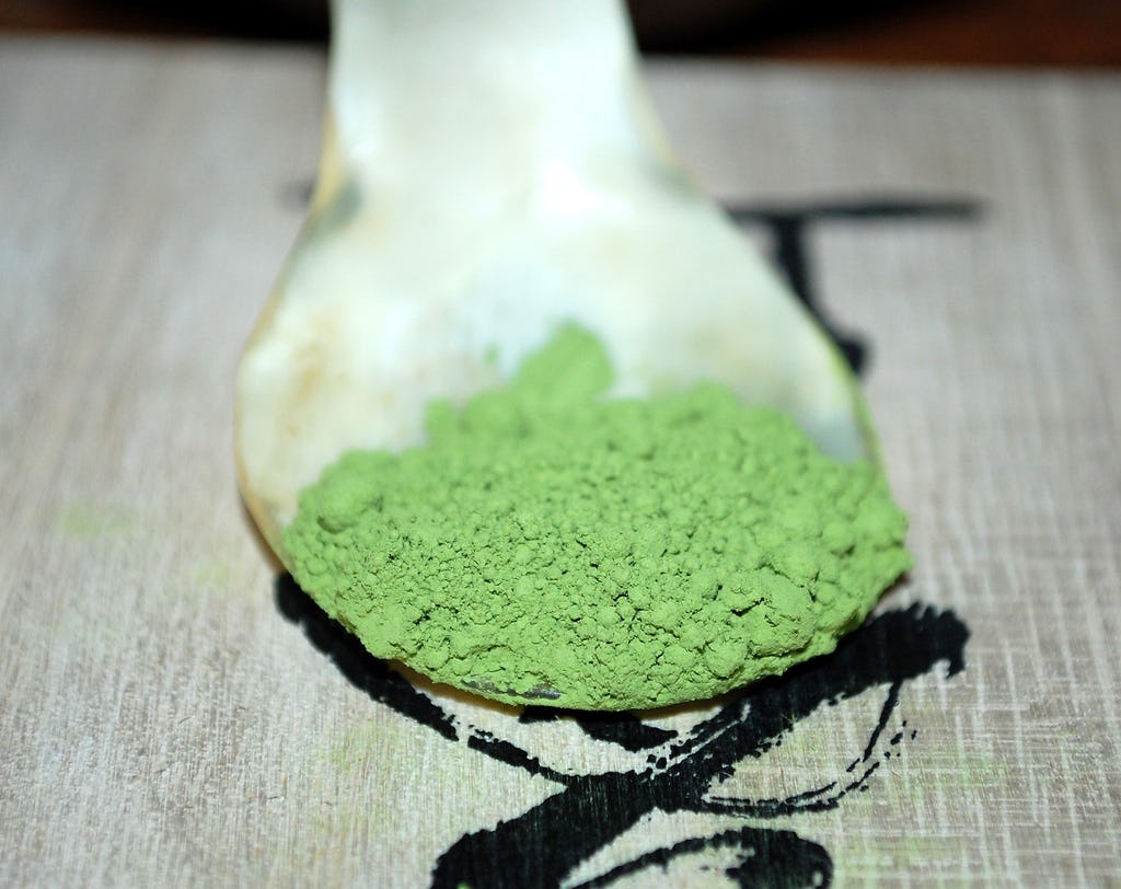 The Matcha Green Tea Benefits For Skin Make This DIY Face Mask Way Too ...