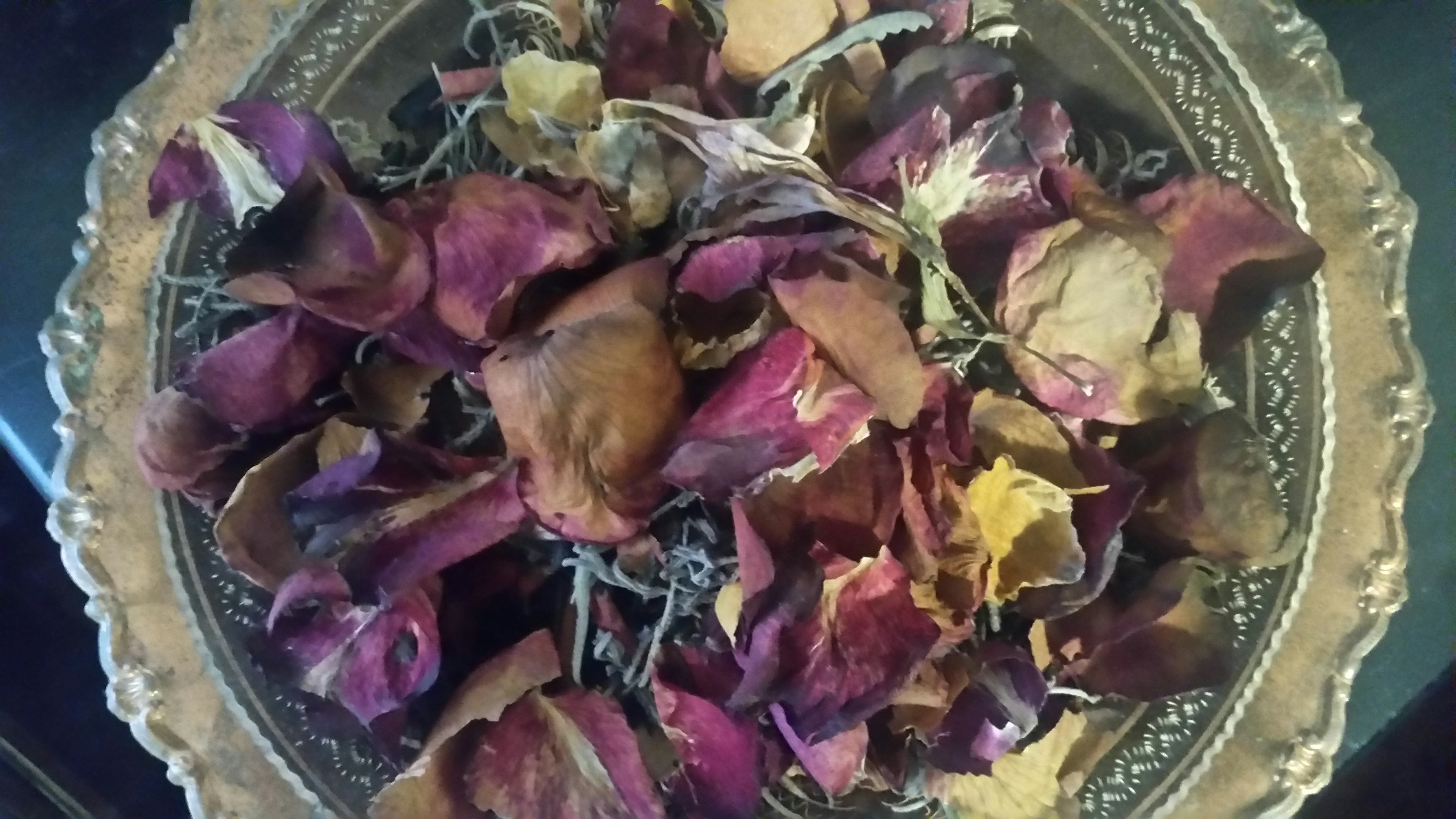 How To Use Rose To Make All Sorts Of Excellent Beauty Products — PHOTOS