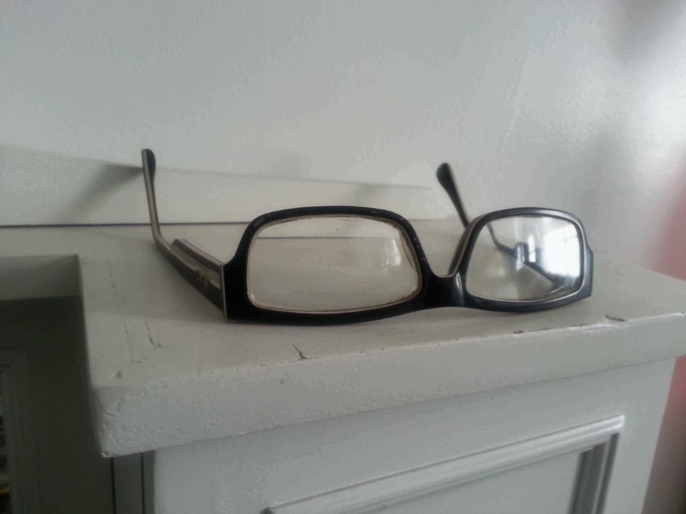 Do Glasses Cause Acne? These 5 Tips Will Make Sure Your Frames Aren't ...