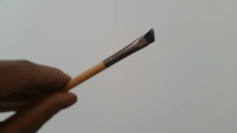 How To Fix Your Eyebrow Brush In 3 Steps That'll Banish Fraying For Good