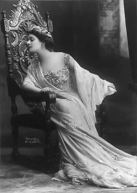 7 Queer Women In History You Should Know