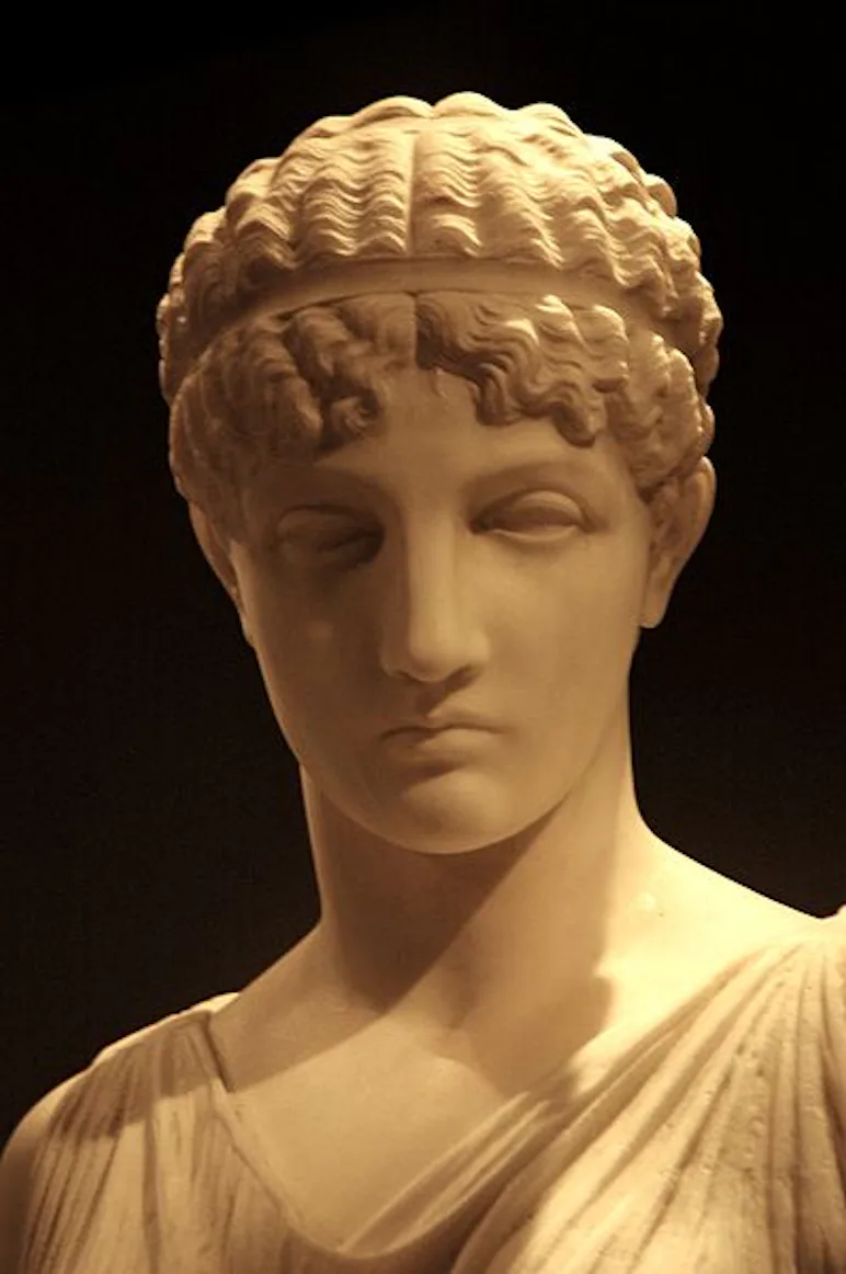 What The Ideal Eyebrows In Ancient History Looked Like