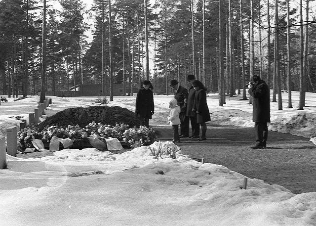 5 Interesting Death And Funeral Rituals Around The World, From Mongolia ...