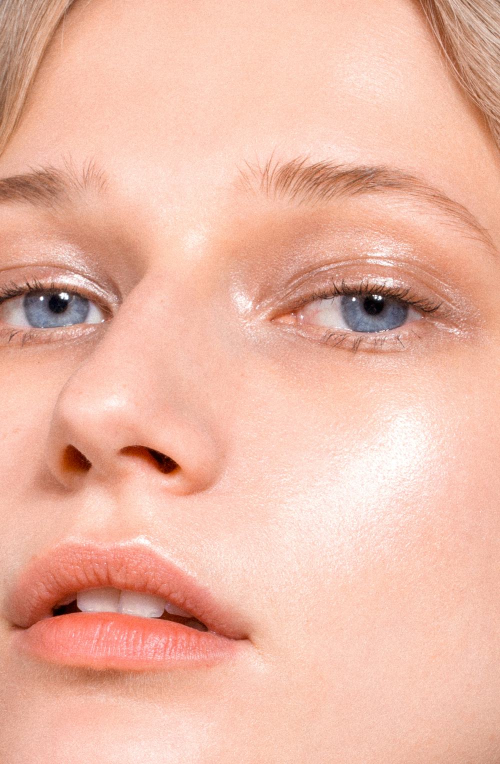 What Colors Are The Glossier Haloscope Highlighters? You Have Two Ways ...
