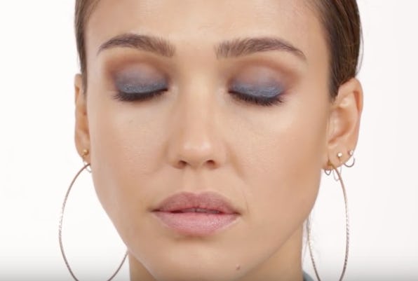 This Jessica Alba Smoky Eye Tutorial With Honest Beauty Products Is So ...